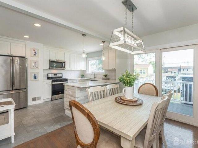 4 bedroom, Carteret NJ 07008 104570413