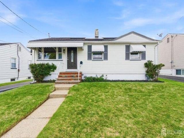 4 bedroom, Carteret NJ 07008 102562374