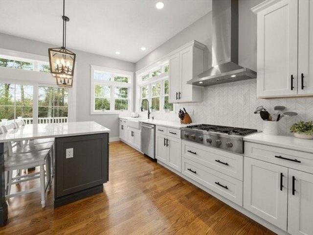 4 bedroom, Carver MA 02330 103125456