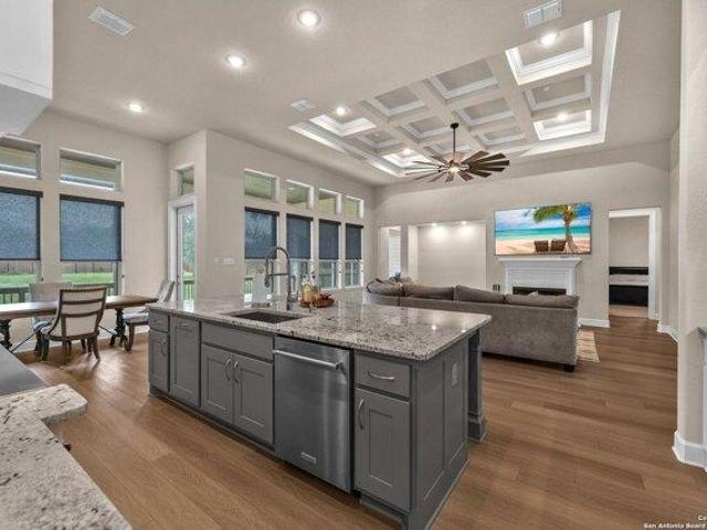 4 bedroom, Castroville TX 78009 94137808