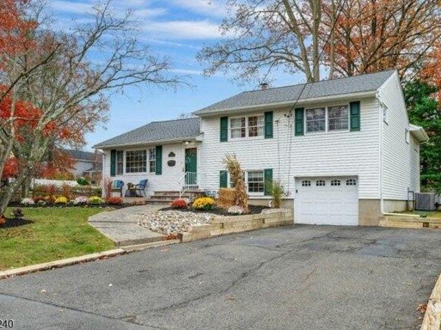4 bedroom, Cedar Grove NJ 07009 LS96242725