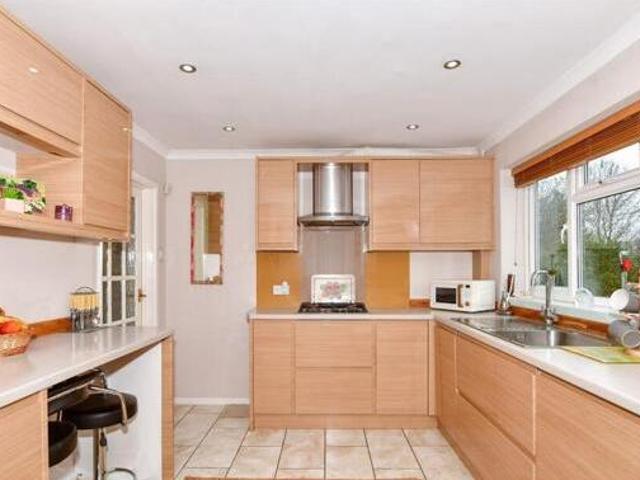 4 Bedroom Chalet For Sale In Bearsted, Maidstone