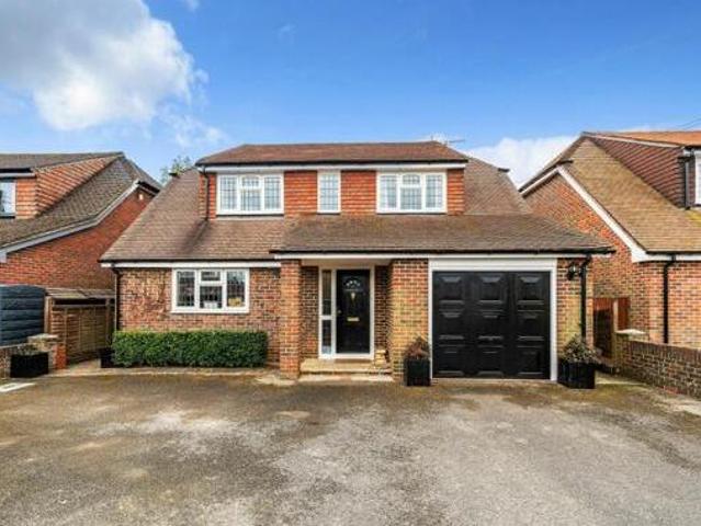 4 Bedroom Chalet For Sale In Billingshurst