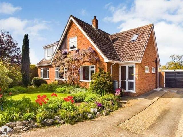 4 Bedroom Chalet For Sale In Blofield Heath