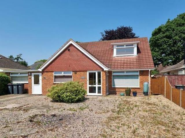 4 Bedroom Chalet For Sale In Christchurch, Dorset