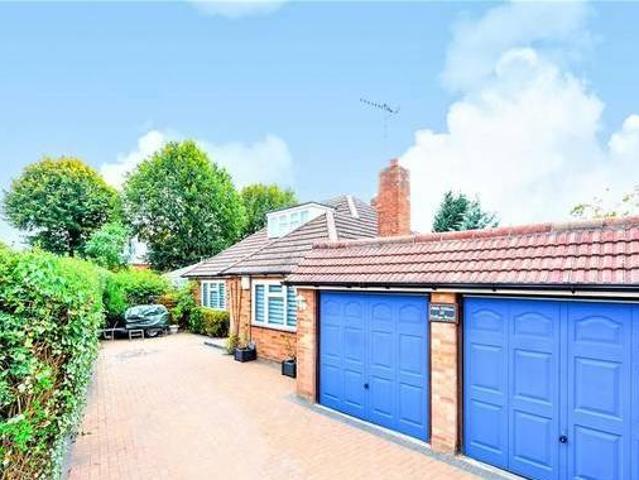 4 bedroom chalet for sale in College Road Ash GU12