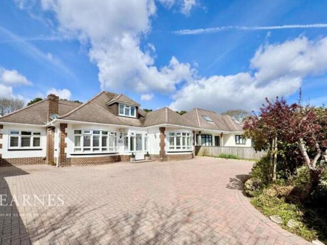 4 bedroom chalet for sale in Dulsie Road, Talbot Woods, Bournemouth, BH3