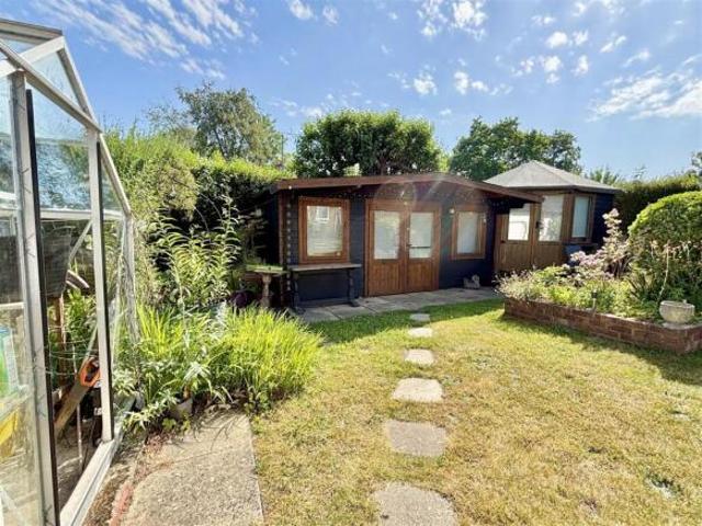 4 bedroom chalet for sale in Gwenlyn Road, Upton, BH16