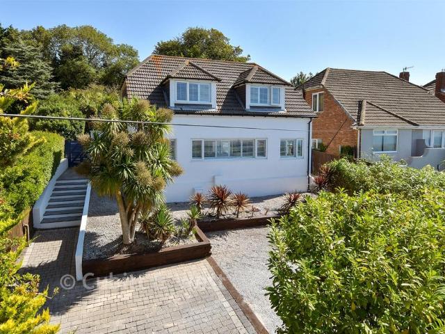 4 bedroom chalet for sale
