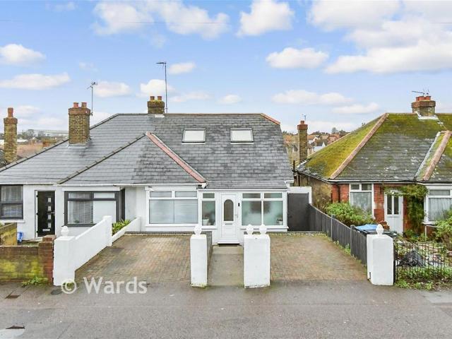 4 bedroom chalet for sale