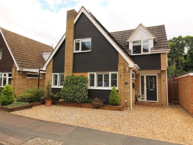 4 bedroom chalet for sale