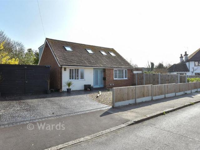 4 bedroom chalet for sale