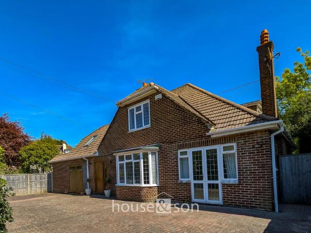 4 bedroom chalet for sale