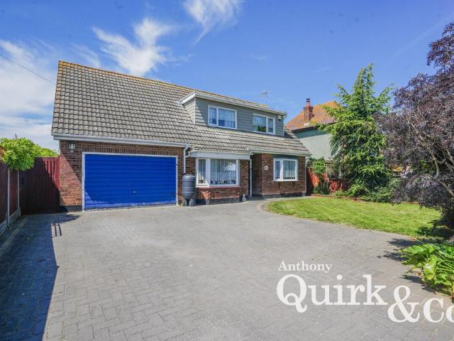 4 bedroom chalet for sale