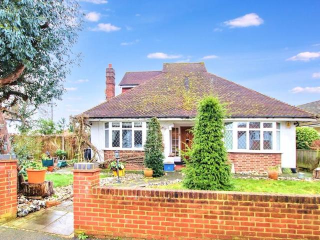 4 bedroom chalet for sale
