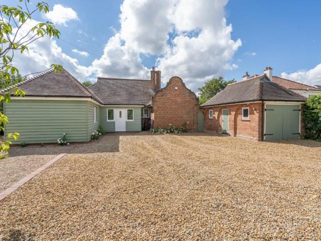 4 bedroom chalet for sale