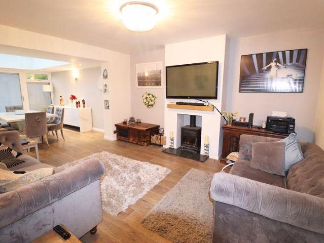 4 bedroom chalet for sale