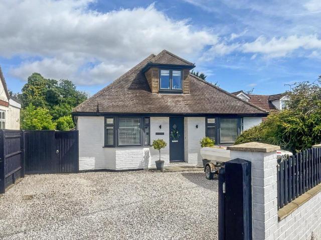 4 bedroom chalet for sale