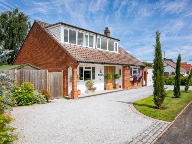 4 bedroom chalet for sale