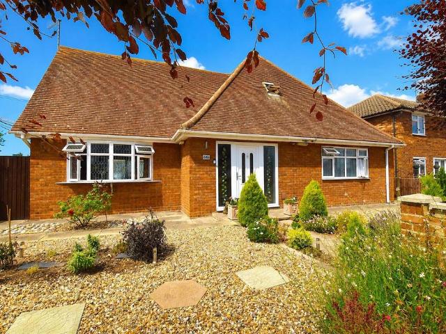 4 bedroom chalet for sale