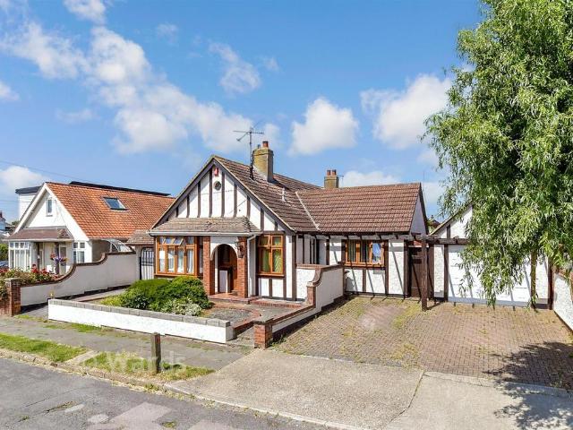 4 bedroom chalet for sale