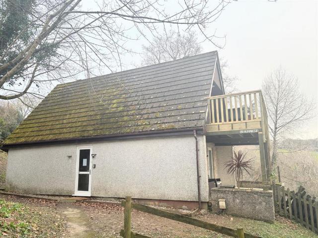 4 bedroom chalet for sale