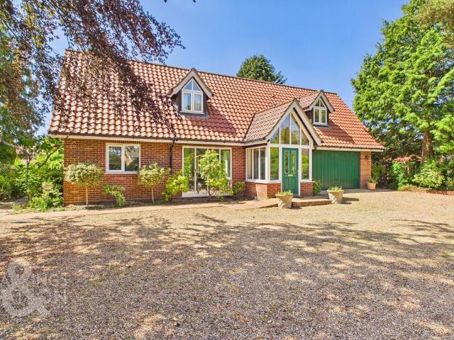 4 bedroom chalet for sale