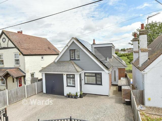 4 bedroom chalet for sale