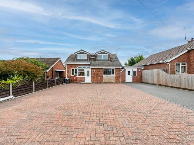 4 bedroom chalet for sale