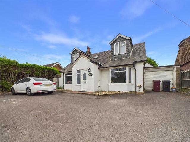 4 bedroom chalet for sale