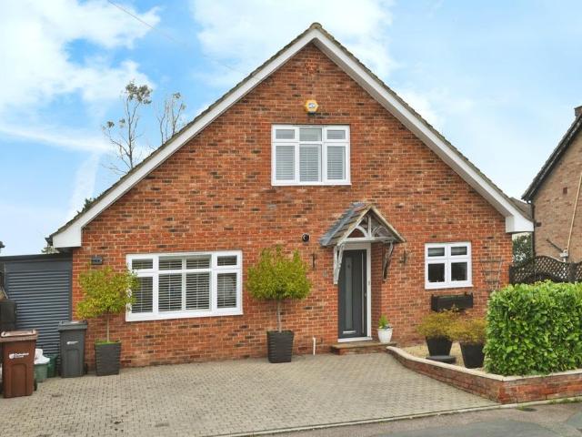 4 bedroom chalet for sale