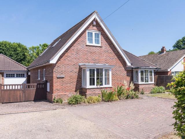 4 bedroom chalet for sale