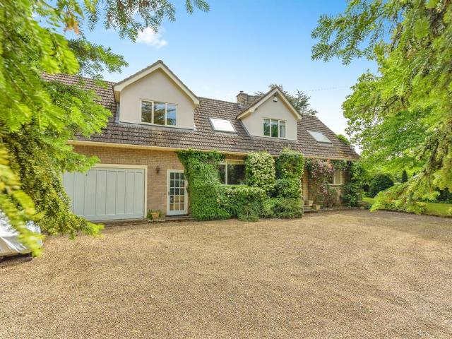 4 bedroom chalet for sale