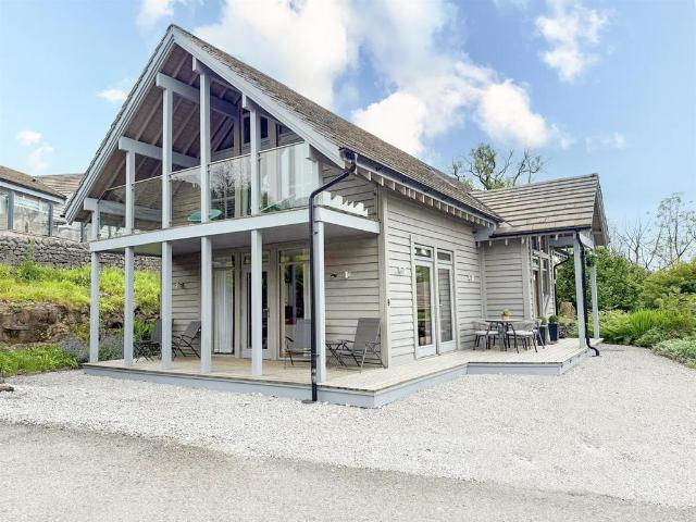 4 bedroom chalet for sale