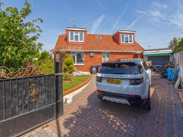 4 bedroom chalet for sale