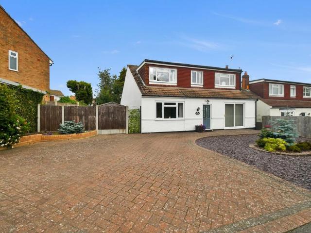 4 bedroom chalet for sale