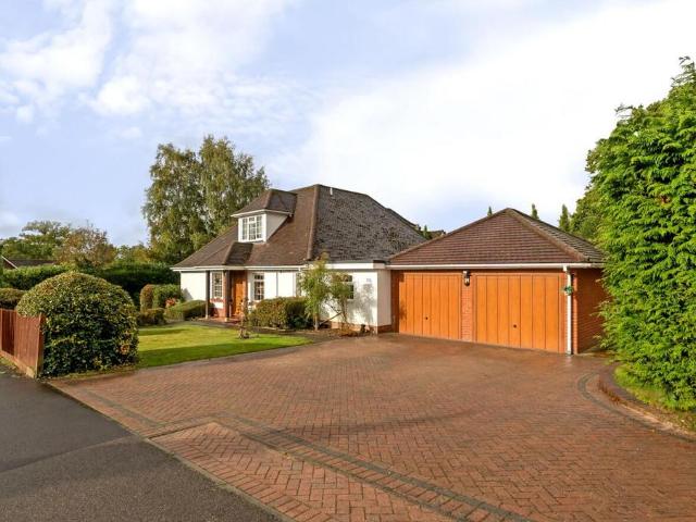 4 bedroom chalet for sale