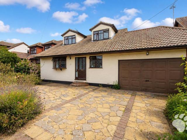 4 bedroom chalet for sale