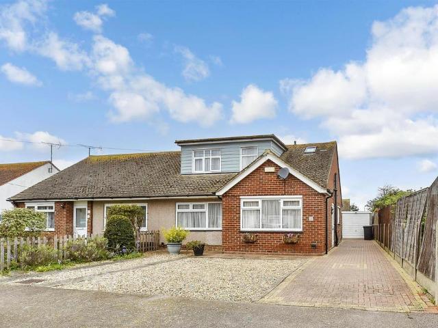 4 bedroom chalet for sale