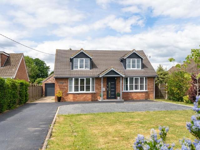 4 bedroom chalet for sale