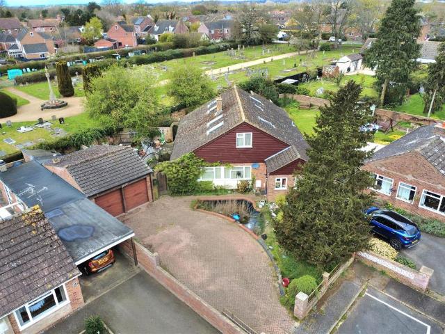 4 bedroom chalet for sale