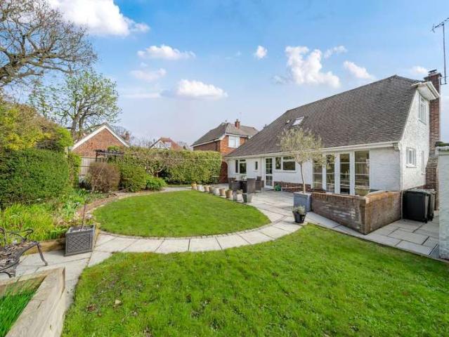 4 Bedroom Chalet House