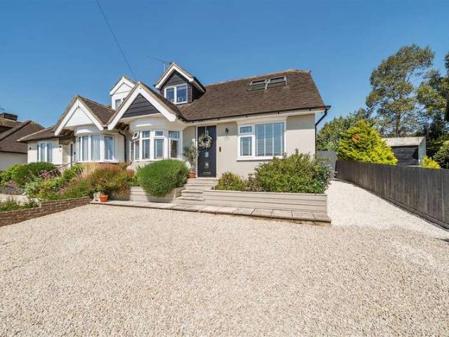 4 Bedroom Chalet House