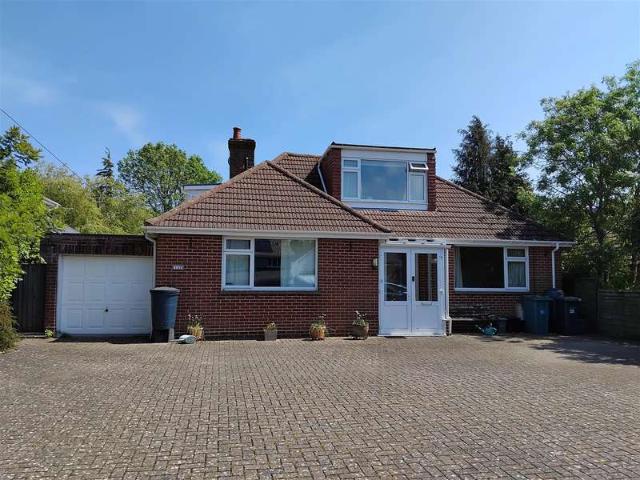 4 Bedroom Chalet House