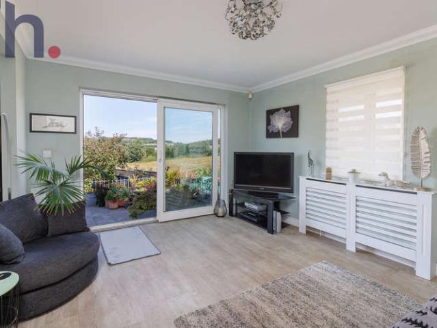 4 Bedroom Chalet House