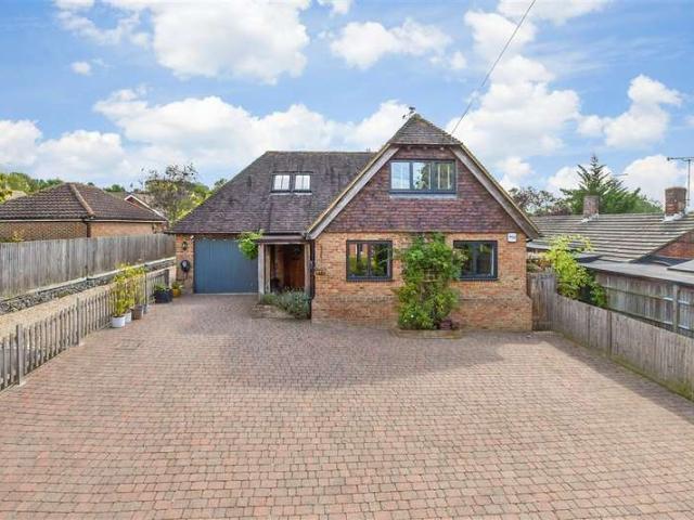 4 Bedroom Chalet House