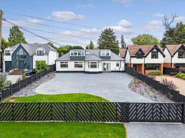 4 Bedroom Chalet House