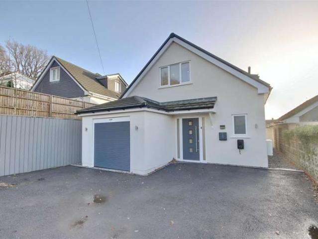 4 Bedroom Chalet House