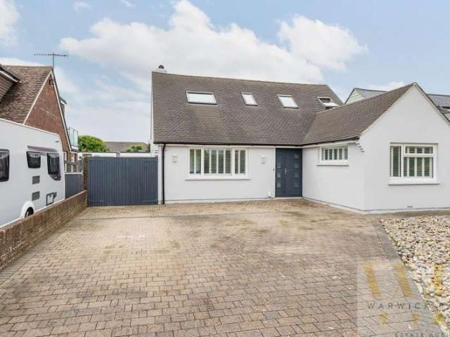 4 Bedroom Chalet House
