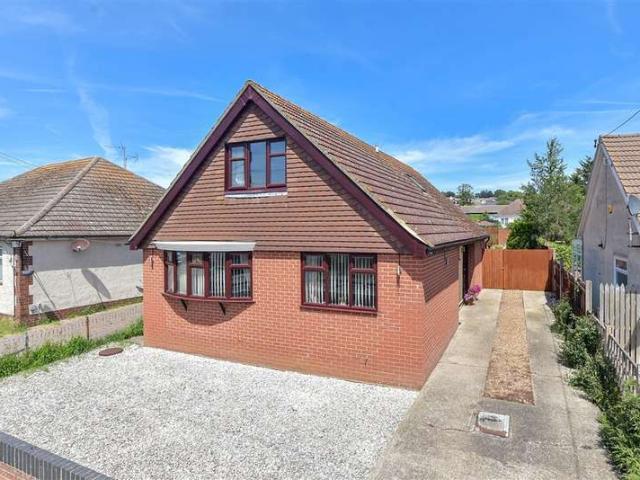 4 Bedroom Chalet House